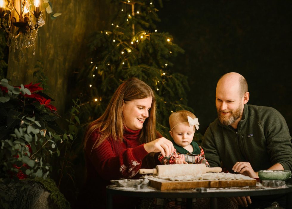 Christmas Mini Sessions in Studio & Outdoors